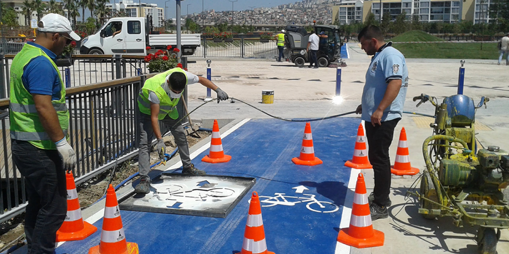 13 Worker Safety Considerations for Traffic Control Work Zones | Axis ...